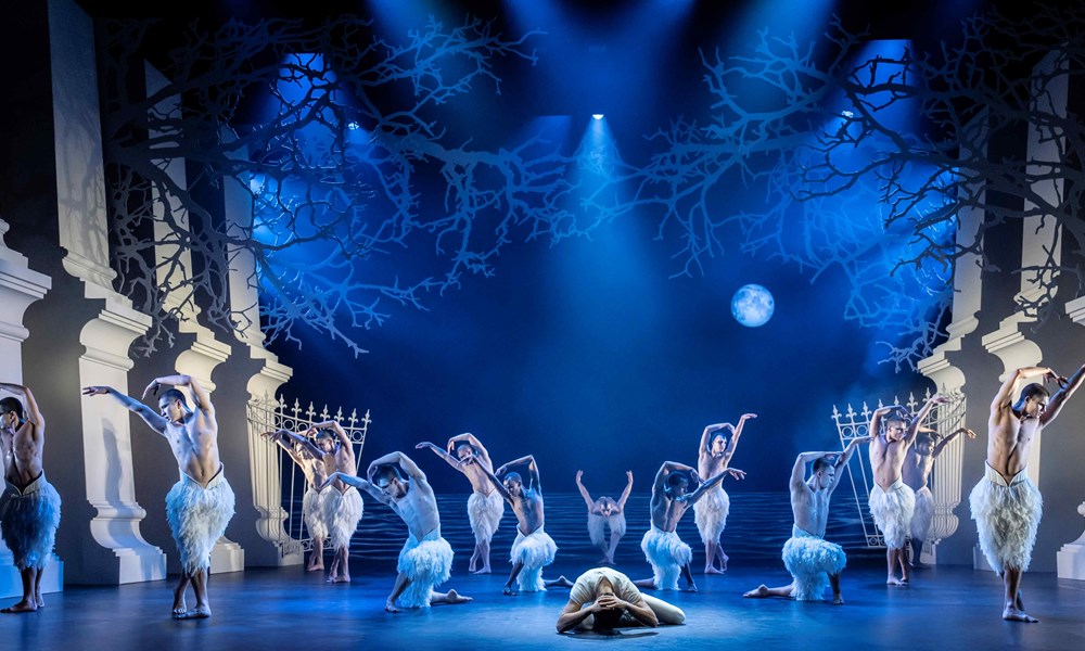 Matthew Bourne’s Swan Lake – Festival Theatre - North West End UK