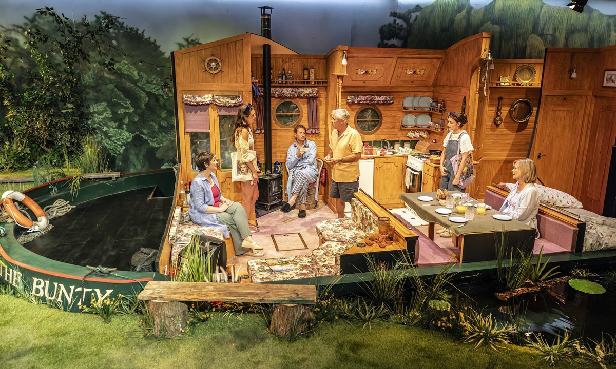 Don’t Rock the Boat - The Mill Sonning - North West End UK