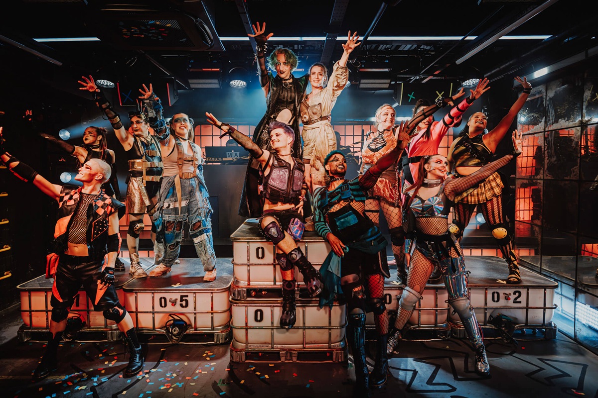 Oscar at the Crown – The Crown - North West End UK